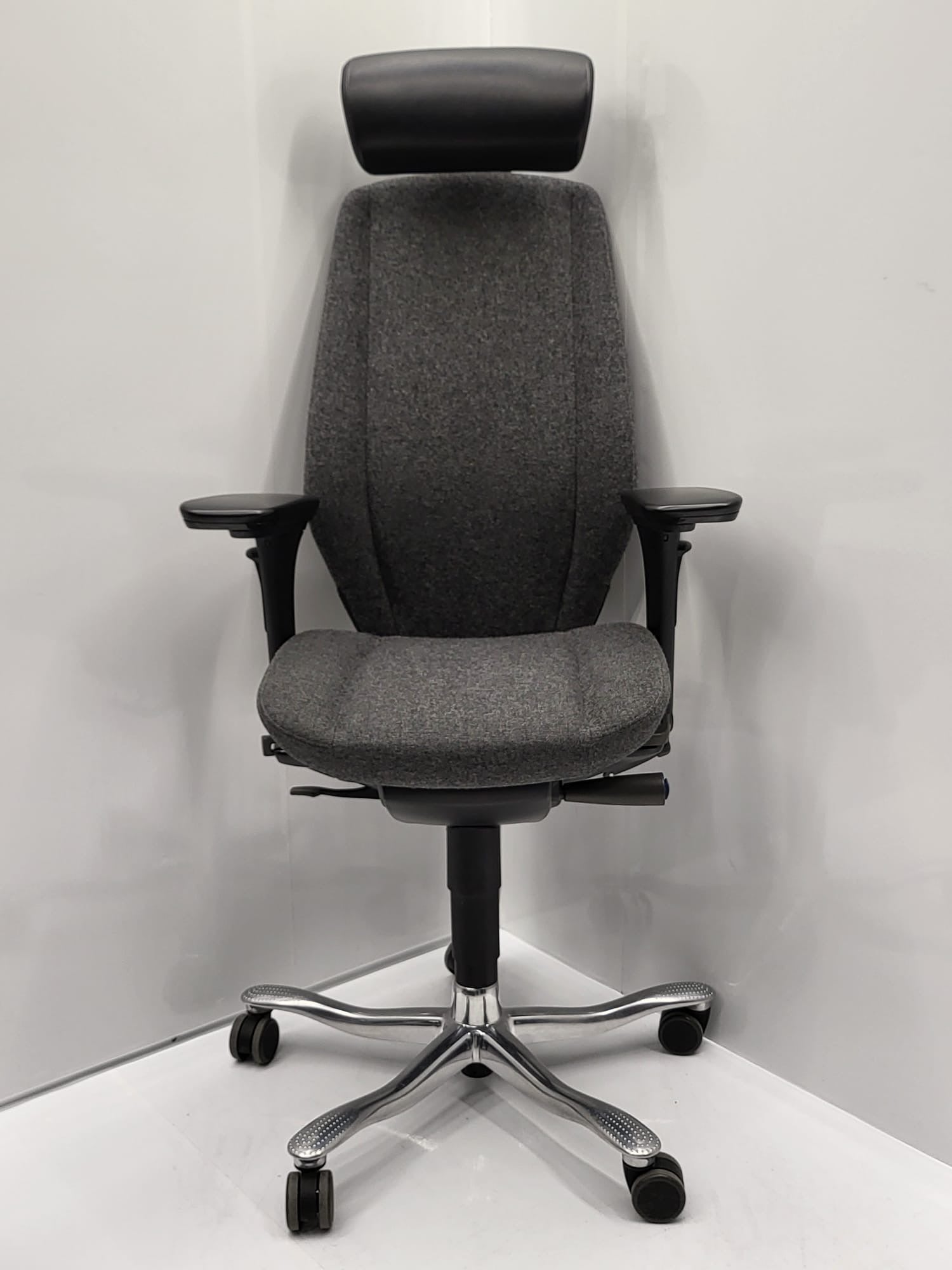 Kinnarps 9000 Ergonomisk Kontorstol - Brukt Kontormøbler for Bedrifter ...